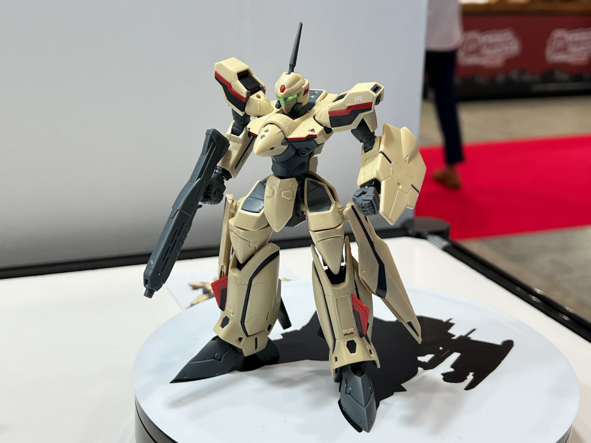【模型ホビーショー】「マクロスプラス」より「HG 1/100 YF-19」が初披露！ 変形後の姿も展示 - HOBBY Watch