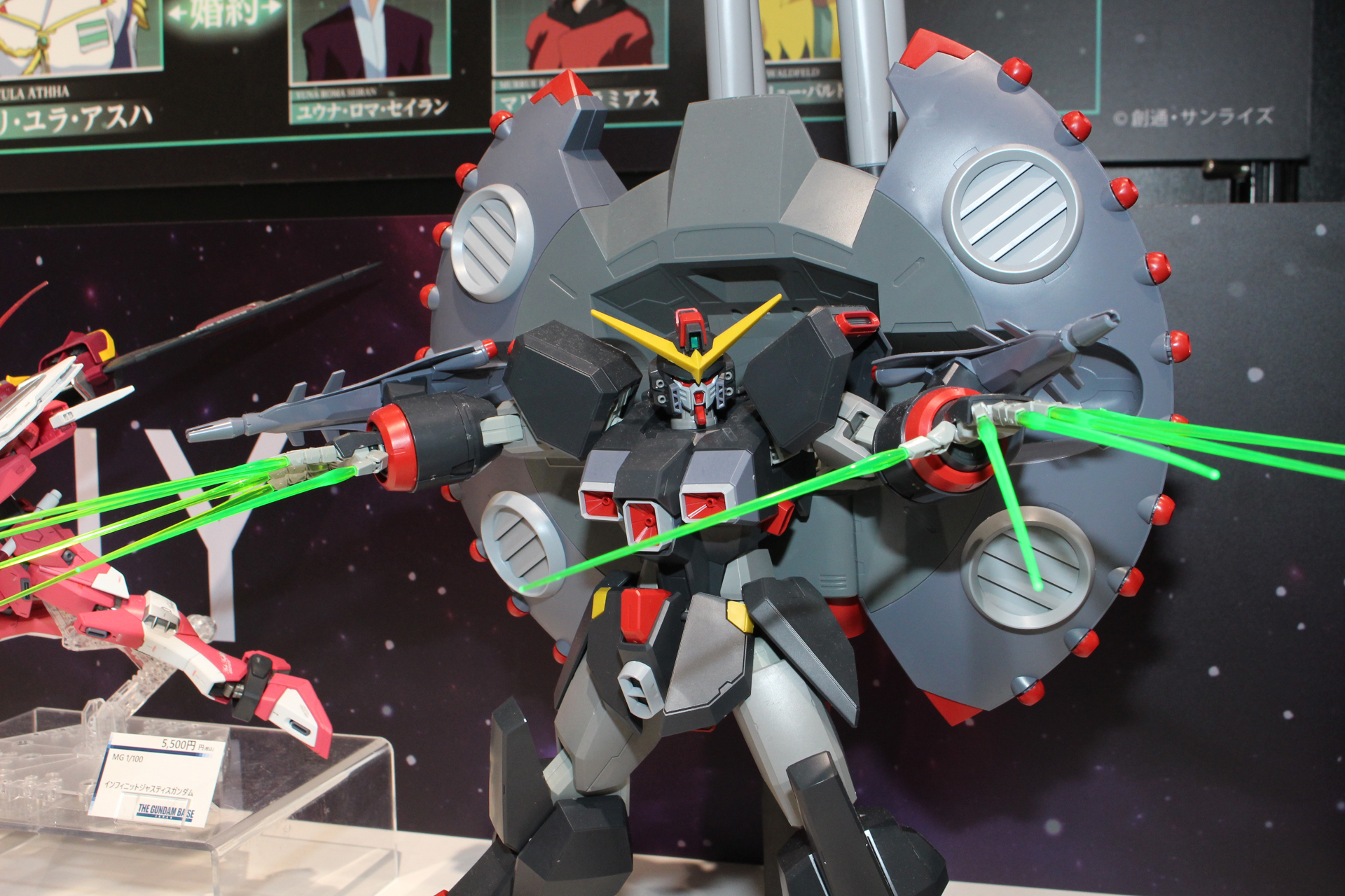 【特別企画】【ガンダムベース撮り下ろし】大迫力の全高390mm！ MA形態にも変形する「HG 1/144 デストロイガンダム」は3月発売予定！ - HOBBY Watch