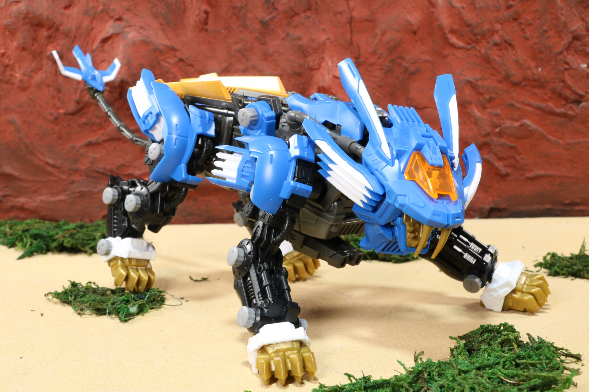 【レビュー】【ゾイド】「RMZ-001 ブレードライガー」レビュー 1/100スケールアクションプラキット「リアライズモデル」で表現された“獣王”の躍動感 - HOBBY Watch